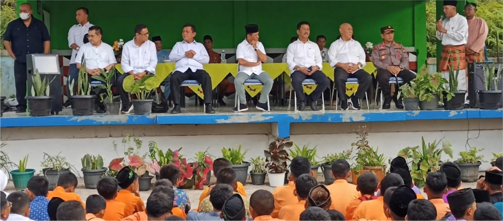 Batam Schools Welcome Students from Rempang Island - BNA - Breaking ...