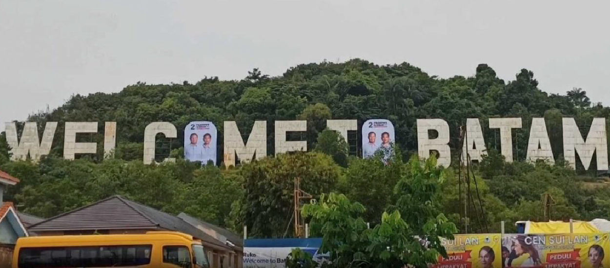 No word from Authorities on Prabowo-Gibran Banner Permit at Welcome To ...