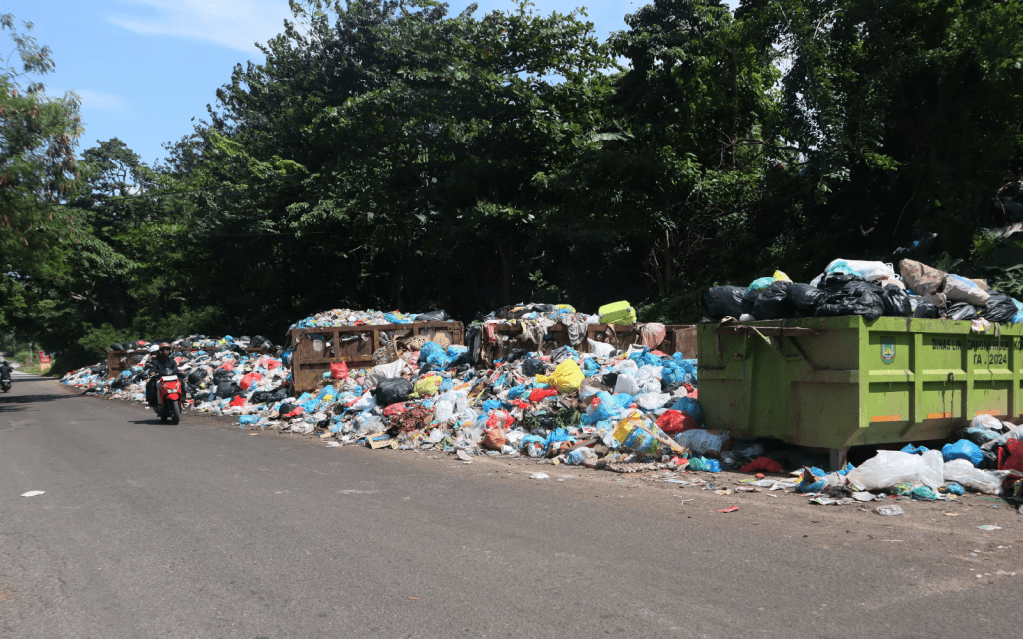 Mounting Waste Crisis in Batam Raises Health and Environmental Concerns ...