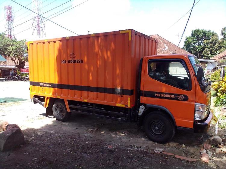 Smuggling Bust in Batam: Post Office Truck Used to Transport 800,000 ...