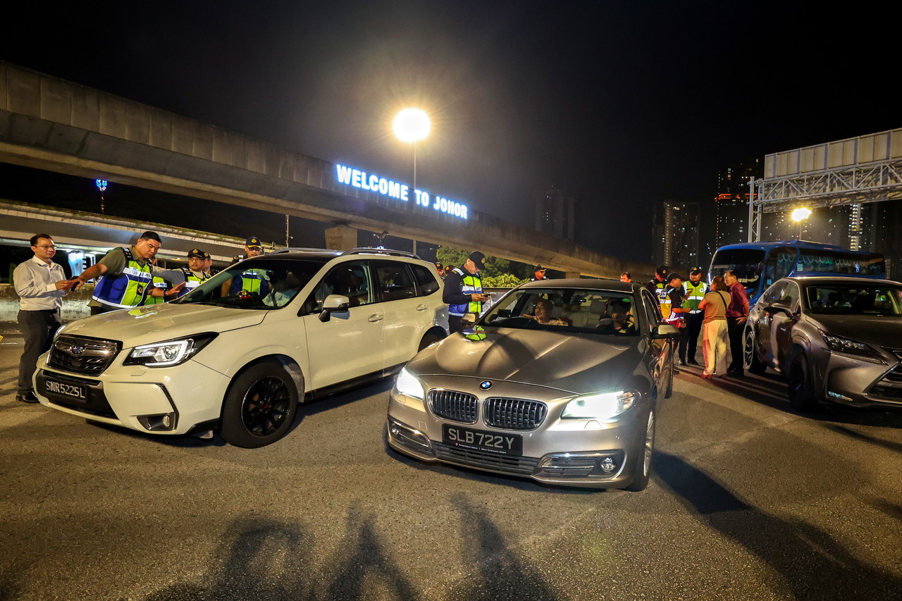 JPJ Crackdown: RM57,000 in Summonses at Johor-Singapore Border - Best ...
