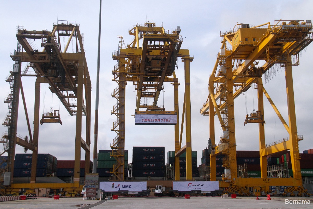 Johor Port Expands: RM71.2 Million Quay Cranes to Boost Container ...