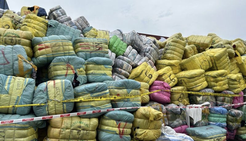 Thrifting Craze Turns Costly: Illegal Imports Bleed Indonesia’s Textile ...