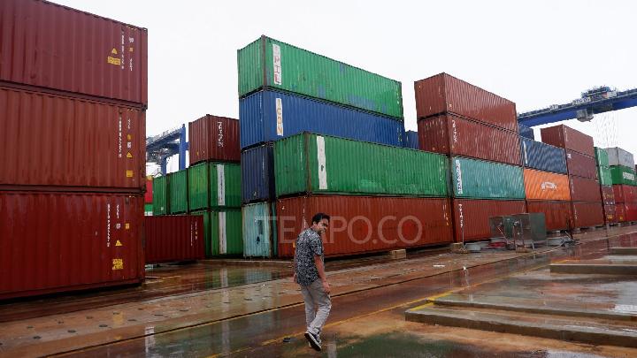 Indonesia Massive Illegal E-Waste Influx: 822 Containers Seized in ...